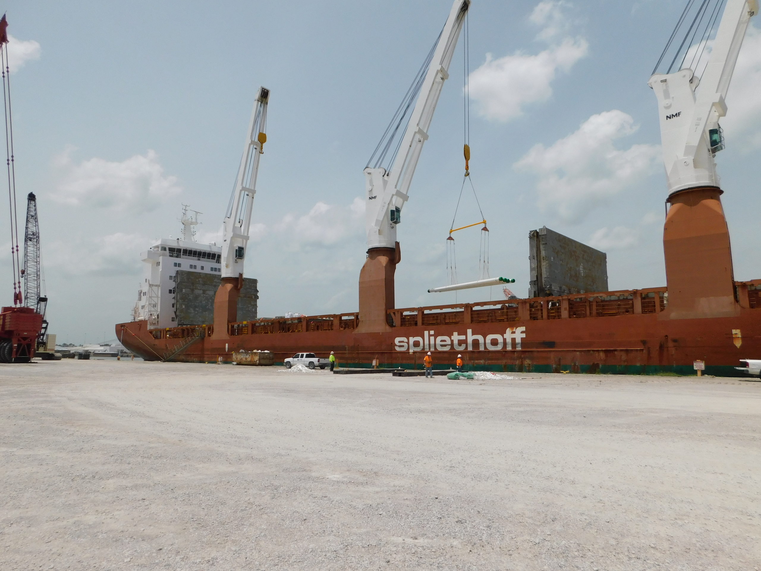 Unloading and load out of 400+ pipe joints: Technip – CORE INDUSTRIES